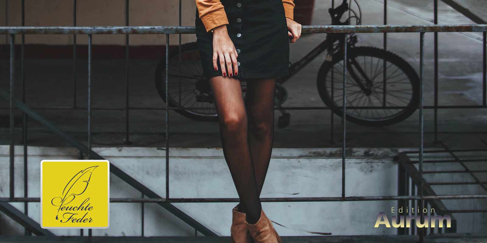 Femme Fatale Ihren Feuchten Nylons Ausgeliefert
